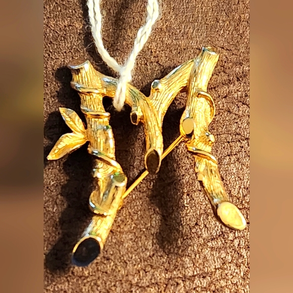 Sarah Coventry | Jewelry | Vintage Sarah Coventry M Or W Brooch Gold ...